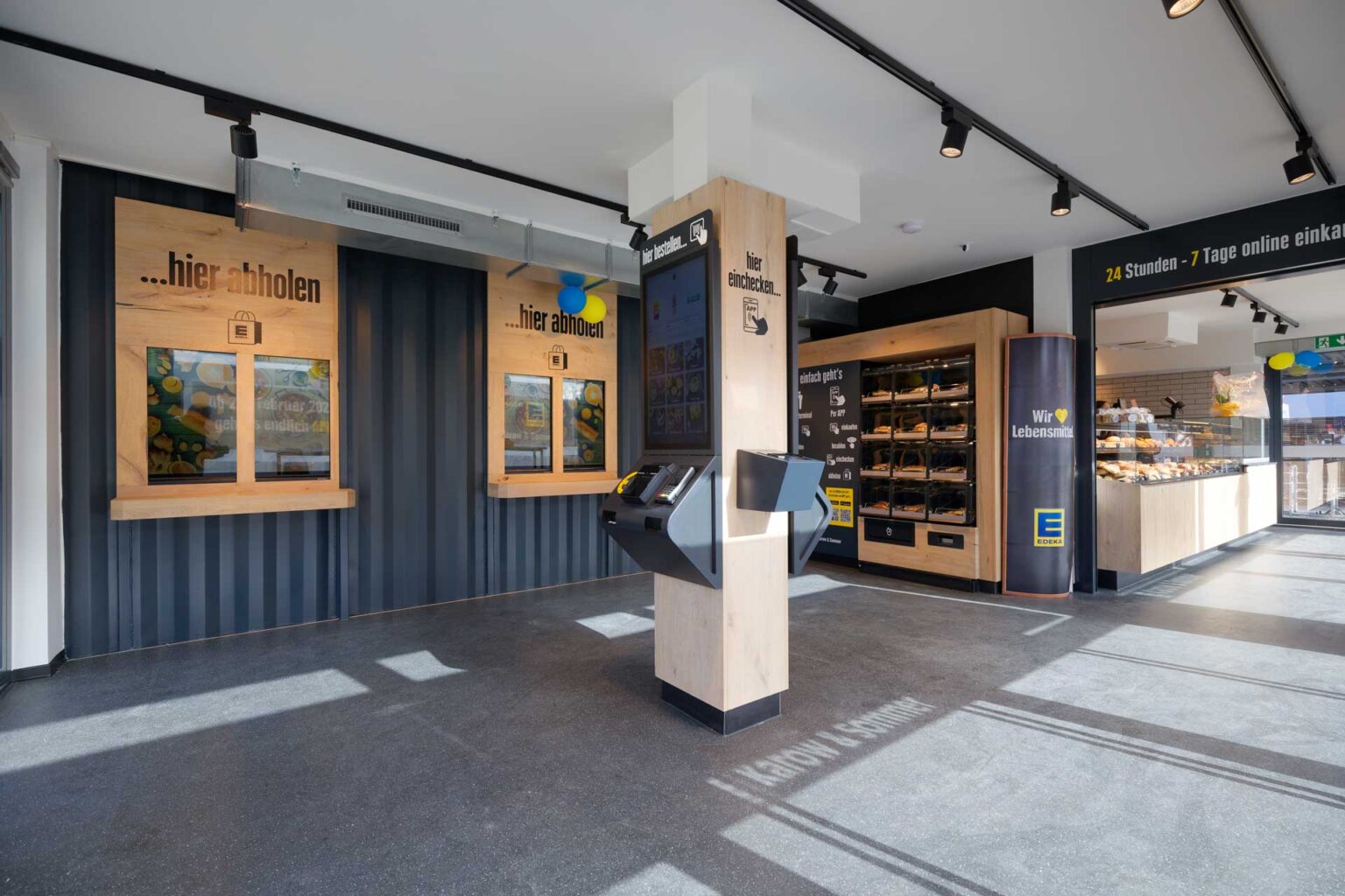 Smart Stores: Kiosks enable 24/7 shopping - PYRAMID