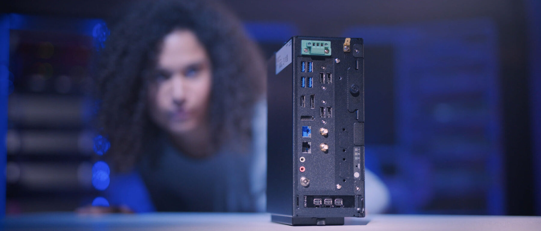 Industrial PCs from AKHET® - Powerful IPC solutions - Pyramid Computer